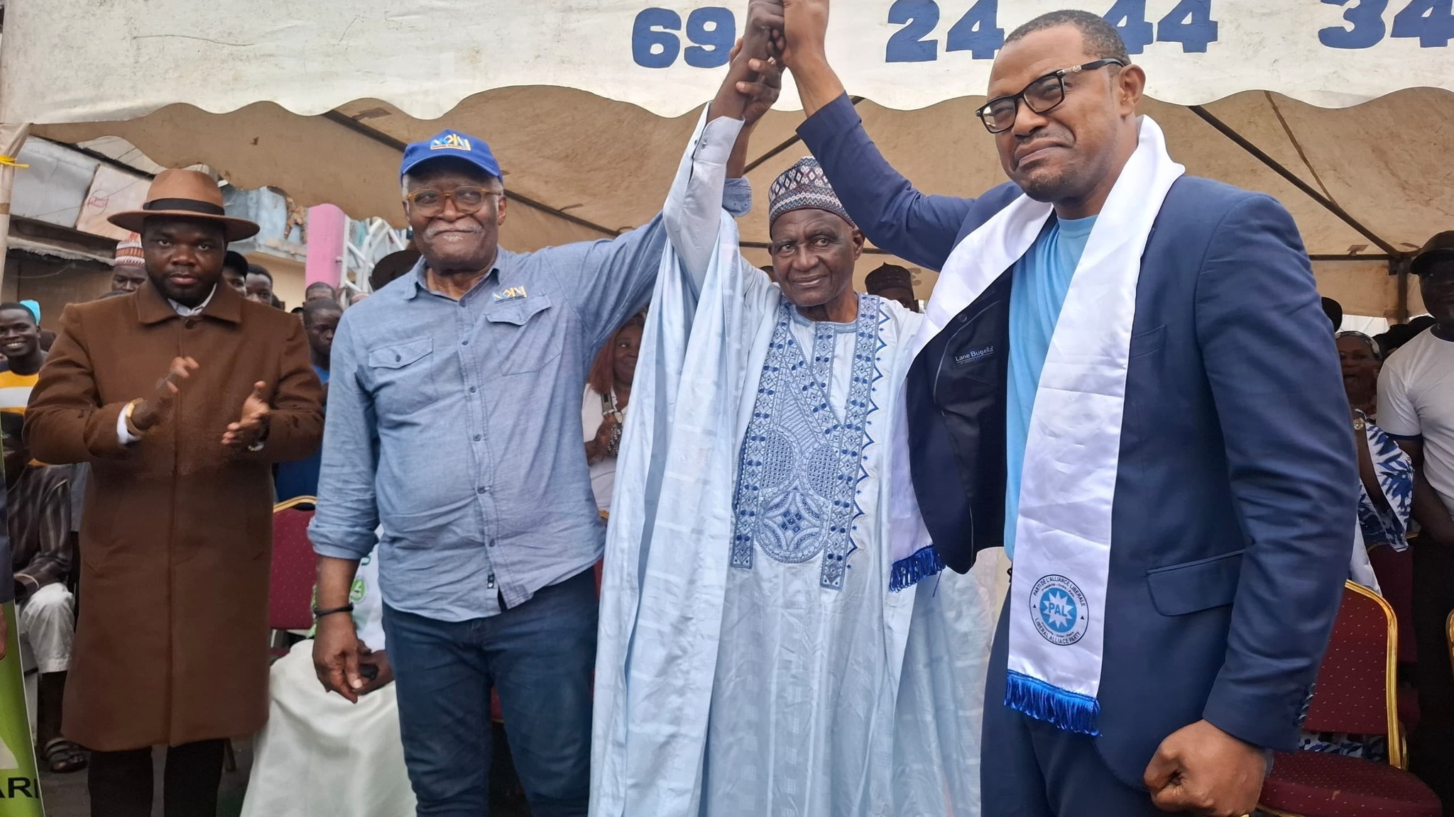 Cameroun : deux candidats se désistent au profit de Bello Bouba